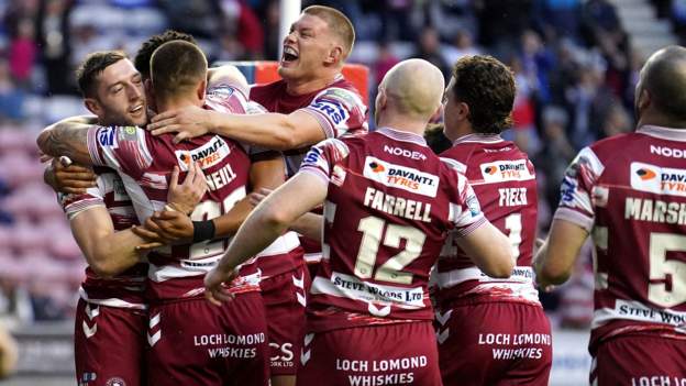 Super League: Wigan Warriors 26-12 Warrington Wolves - Wigan bounce ...