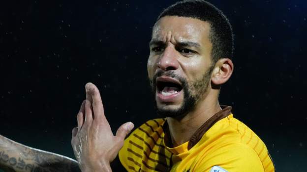 Craig Eastmond: Sutton United captain one of five players to sign new ...