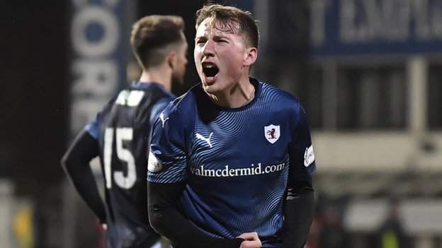 League One: Top three all win as Raith remain top - BBC Sport