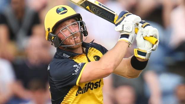 Glamorgan Cricket: T20 batting not firing, admits Maynard - BBC Sport