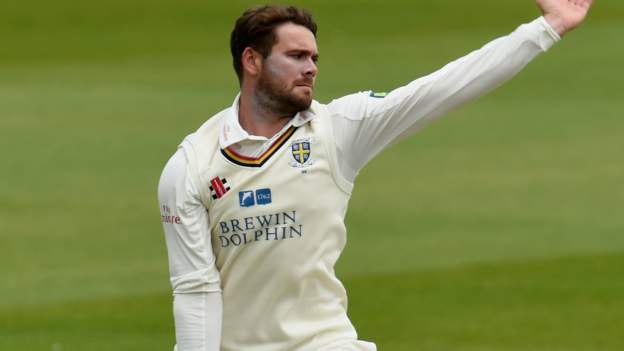 Ryan Pringle: Durham all-rounder signs new contract - BBC Sport