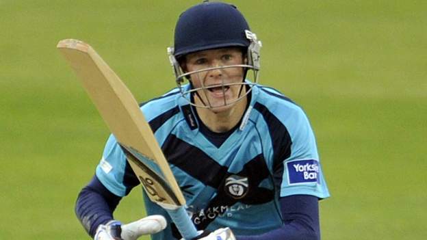 Michael Leask: Scotland all-rounder signs for Somerset - BBC Sport