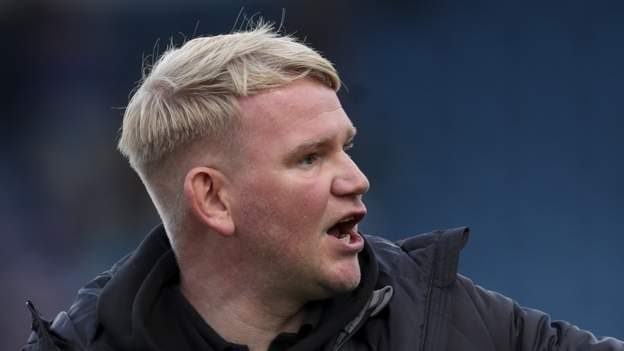 Barrow: Manager Pete Wild urges club to enjoy riding high - BBC Sport