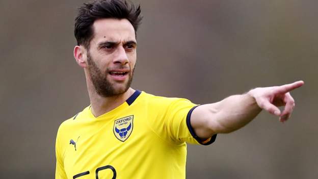 Sam Baldock: Oxford United agree two-year contract with striker - BBC Sport