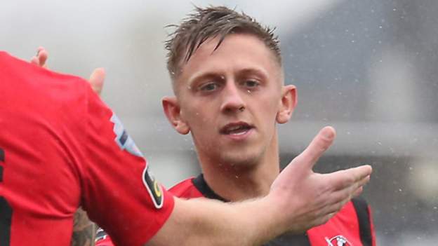 Snoddy strike after 10 seconds sets Crues on their way to facile win ...