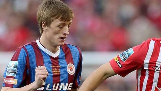 Christopher Forrester: Peterborough sign Irish midfielder - BBC Sport