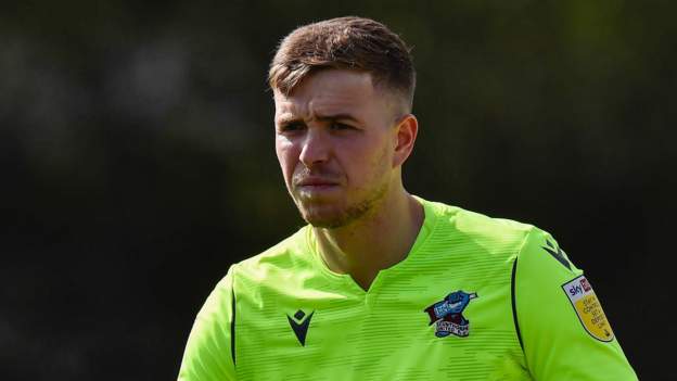 Rory Watson: Goalkeeper extends Wrexham stay until January - BBC Sport