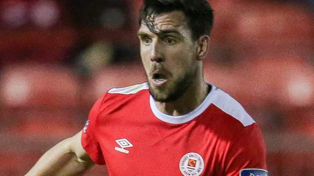 Gavin Peers: Glentoran sign former Sligo Rovers and Derry City defender ...