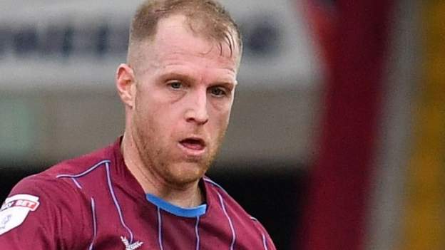 Neal Bishop: Mansfield Town sign experienced former Scunthorpe United ...