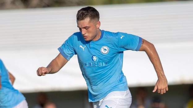 The LinkedIn footballer: Elliott Dugan used social media to land a pro ...