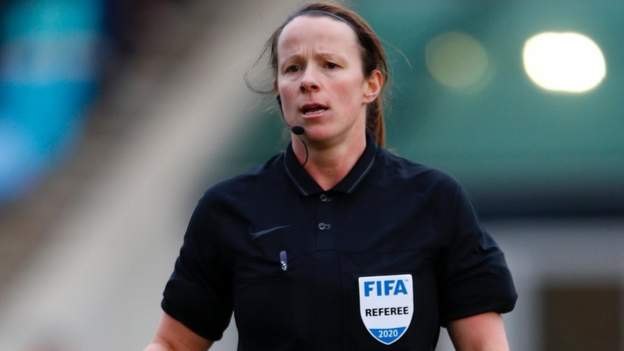 Female referees: Numbers up in English football by 72% since 2016 - BBC ...