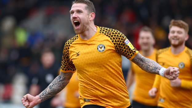 Scot Bennett: Newport County give defender new one-year deal - BBC Sport