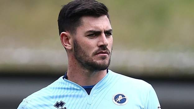 Tom King: Stevenage sign Millwall goalkeeper on loan - BBC Sport