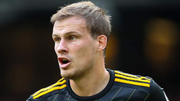 Ryan Bennett: Wolves defender joins Leicester for rest of season - BBC ...