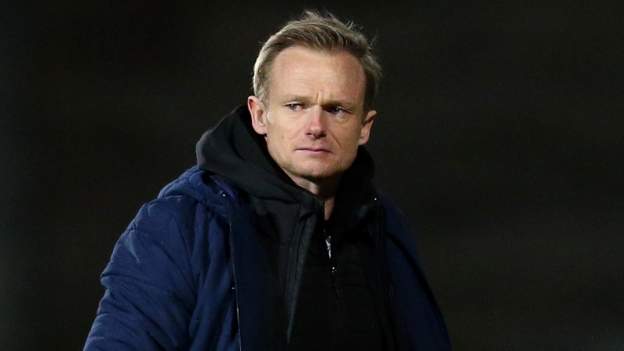 Dean Keates: Wrexham looking at 'one or two' trialists - BBC Sport