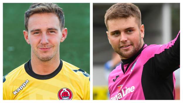 Goalkeeping brothers Blair and Max Currie sent off on same day - BBC Sport