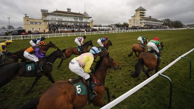 Towcester racecourse set to go into administration - BBC Sport