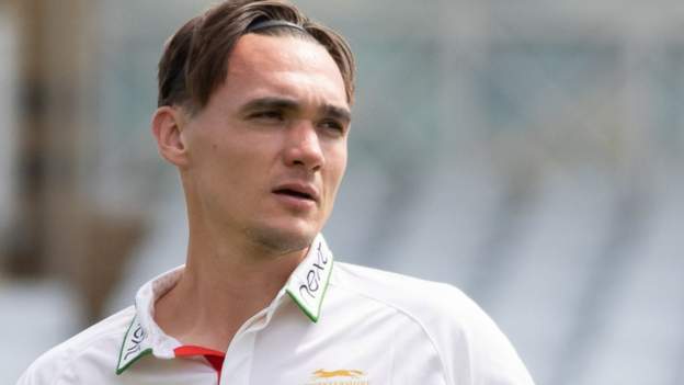 Gavin Griffiths: Leicestershire pace bowler extends contract to 2022 ...