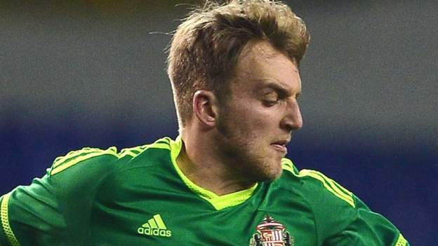 Martin Smith: Salford City sign midfielder on two-year contract - BBC Sport