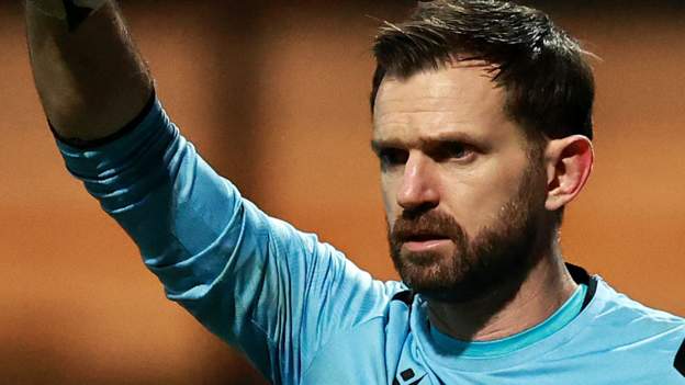 Mark Howard: Carlisle United sign free-agent keeper until end of 2021 ...