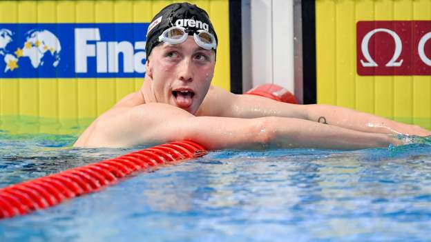 Daniel Wiffen: Swimmer smashes 1500m Irish record to claim freestyle ...