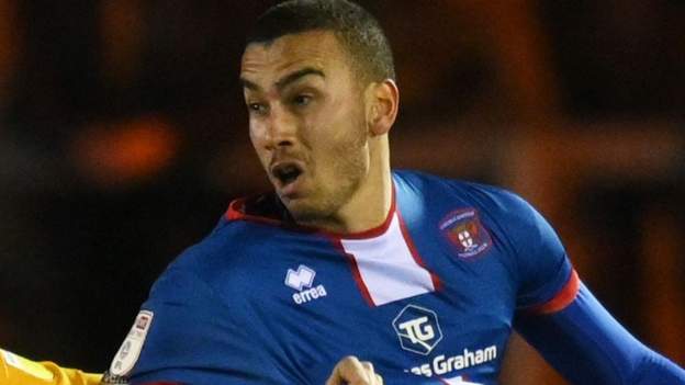 Rod McDonald: Crewe Alexandra sign former Carlisle defender - BBC Sport