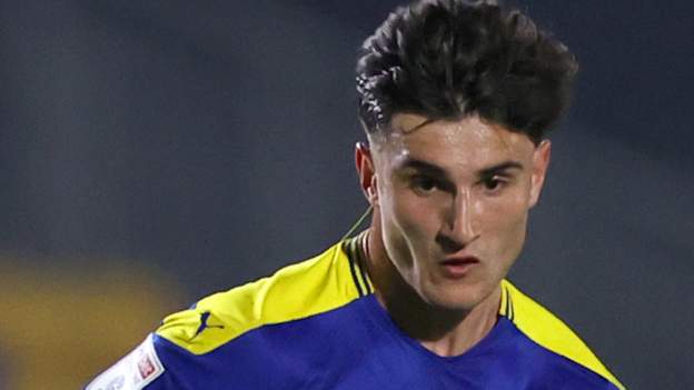 Ryan Longman: Brighton & Hove Albion loan forward to Hull City - BBC Sport