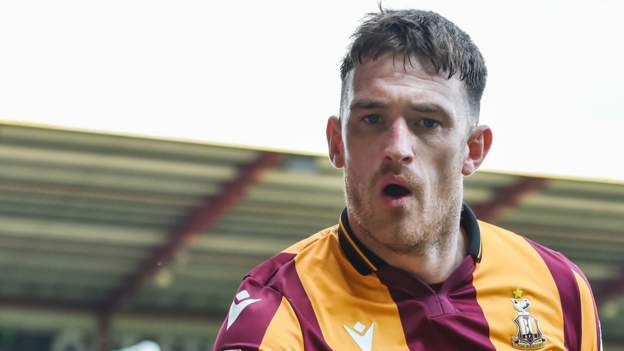 Andy Cook: Bradford City striker signs new three-year contract - BBC Sport