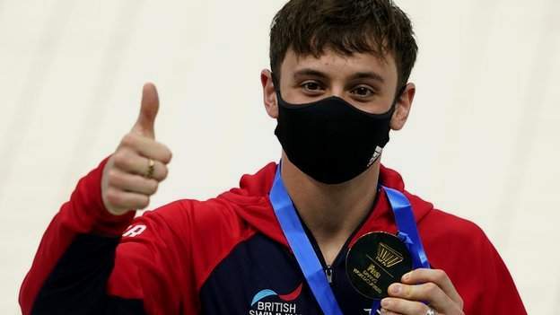 Fina World Cup: Tom Daley wins second gold in Tokyo - BBC Sport