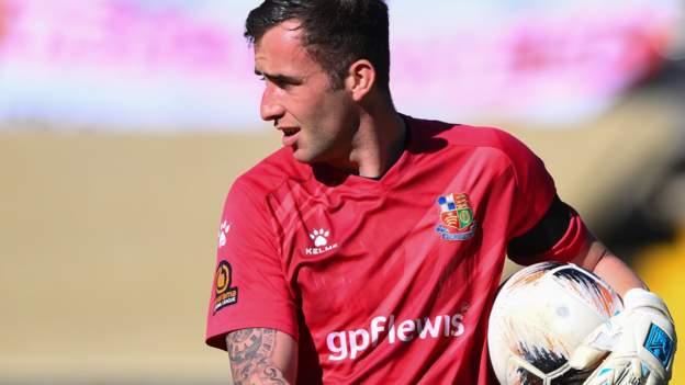 Sam Howes: Leyton Orient sign goalkeeper from Wealdstone - BBC Sport