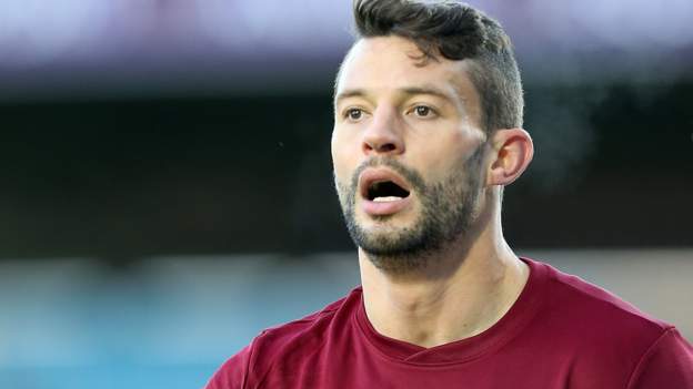 Marc Richards: Swindon Town sign released Northampton Town forward ...