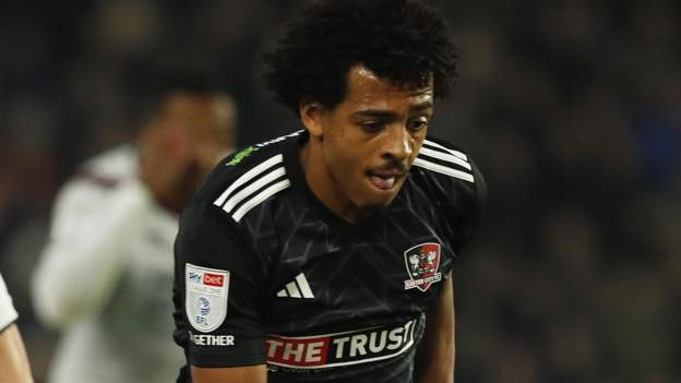 Caleb Watts & Shaun MacDonald extend Exeter City deals - BBC Sport