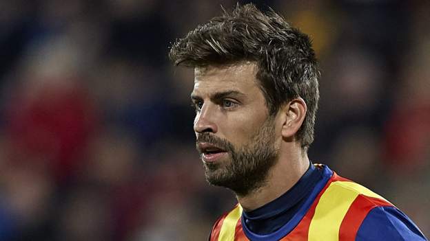 Gerard Pique plays for Catalonia in friendly against Venezuela - BBC Sport