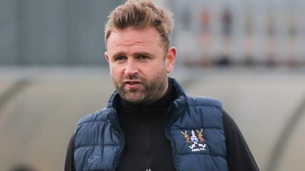 Lee Feeney: Former Rangers and Linfield striker appointed manager of ...