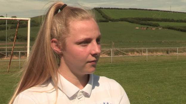 Lauren Perry: NI keeper Perry hopes for bright future - BBC Sport