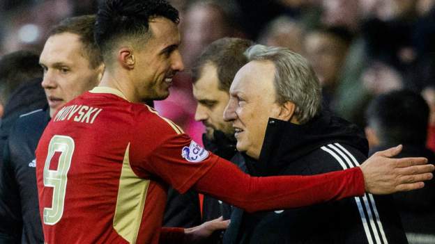 Aberdeen 2-0 Bonnyrigg Rose: Neil Warnock wins on home debut - BBC Sport