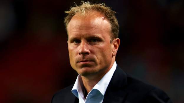 Ajax sack assistant Dennis Bergkamp in coaching clear-out - BBC Sport