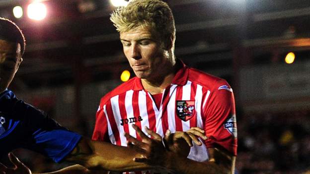 Connor Riley-Lowe: Truro City sign Exeter defender on loan - BBC Sport