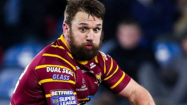 Paul Clough: Huddersfield Giants loose forward signs two-year contract ...