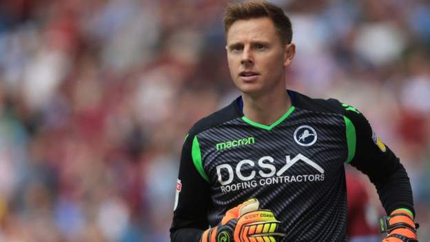 Goalkeeper David Martin signs for West Ham - BBC Sport