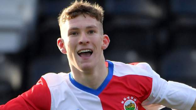 Charlie Allen: Leeds United sign teenager from Irish League side ...