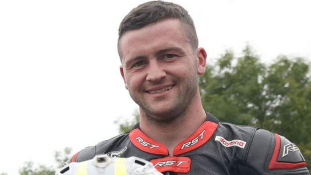 Adam McLean wins Scarborough Gold Cup feature race - BBC Sport