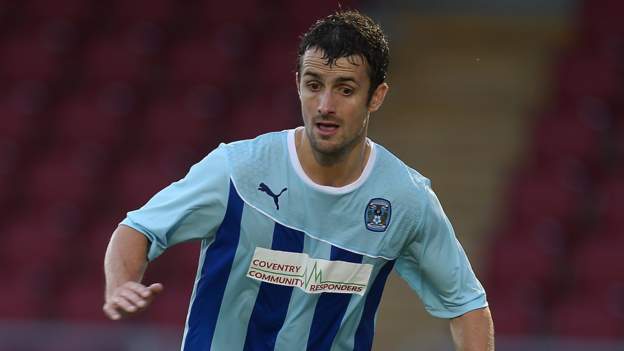 Danny Pugh: Former Coventry City defender joins Bury FC - BBC Sport