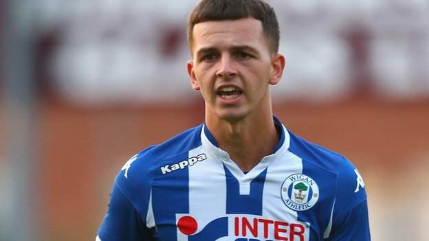 Ryan Jennings: Cheltenham Town loan young Wigan winger - BBC Sport