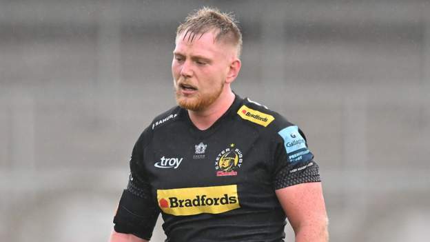 Hallam Chapman: Exeter back rower joins Cornish Pirates on loan - BBC Sport