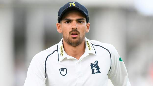 Andy Umeed: Somerset sign ex-Bears opener after four years out of ...