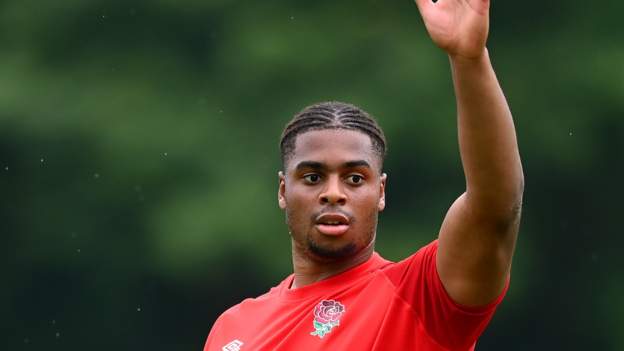 Chunya Munga signs new London Irish contract - BBC Sport