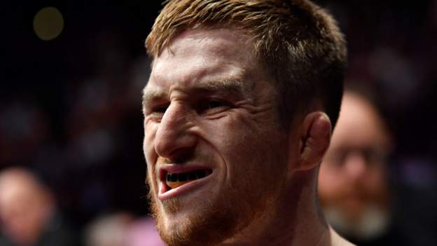 Welsh fighter Brett Johns leaves UFC - BBC Sport