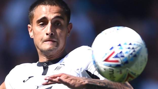 Swansea City: Yan Dhanda agrees new deal at Liberty Stadium - BBC Sport