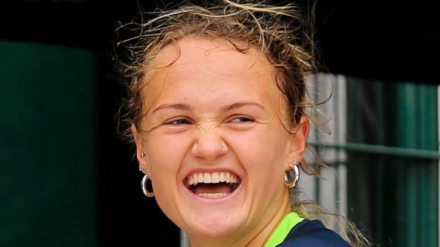 Gaby Lewis: Ireland batswoman happy as runs flow again - BBC Sport